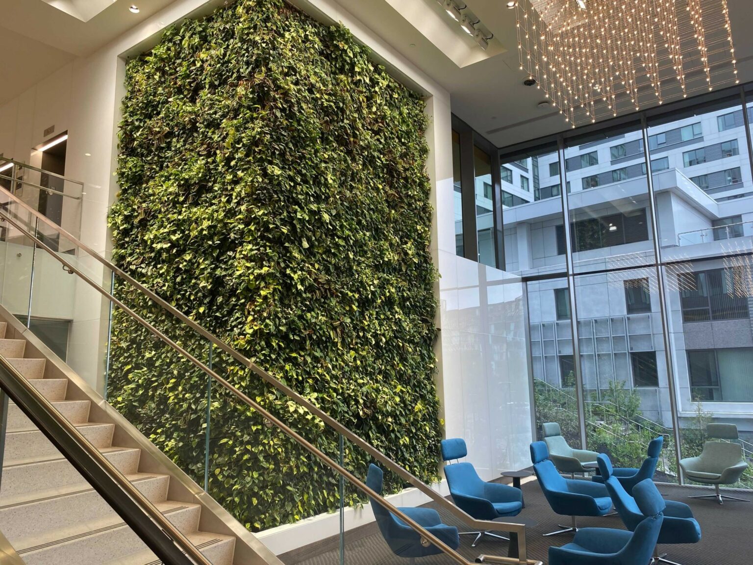 Create a green entrance with the SemperGreenwall - Sempergreen